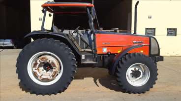 Valtra Bm 110 Ano 2004 4x4 Tracado Direcao - Ano: 2004 - R$50000 - Agroads